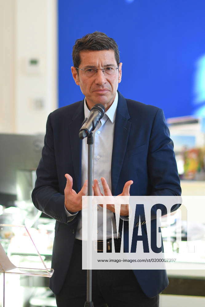 Remise de la medaille d Or de la Ville a Paul Zilk par David Lisnard ...