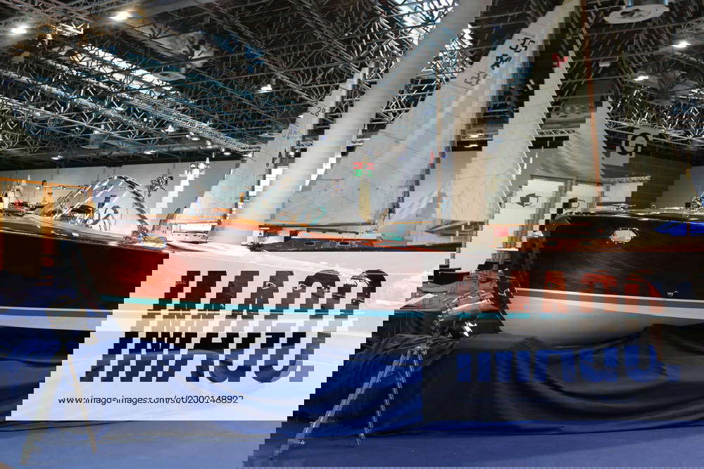 Riva Arcangeli Motorboot im Classic Forum, 52. Boot Düsseldorf 2023 ...