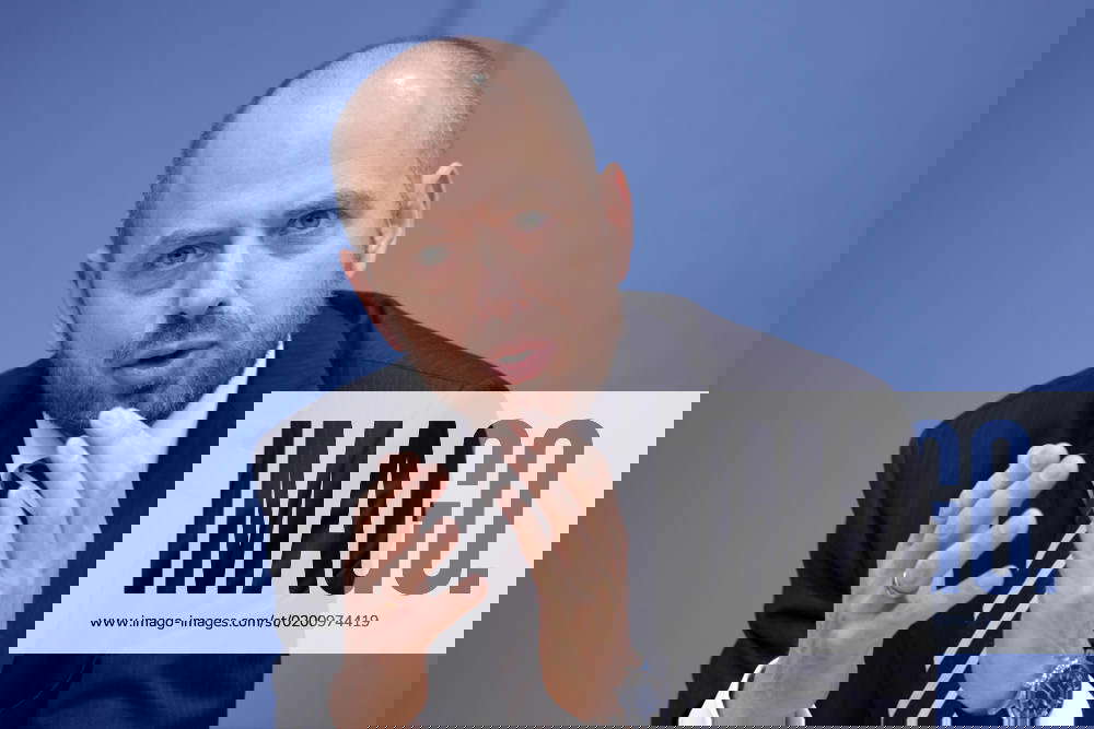 Dr Christian Bruch, CEO Siemens Energy AG, PK on presentation of the ...