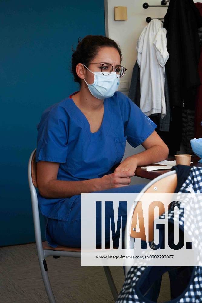 Students during a debriefing session after a resuscitation simulation ...