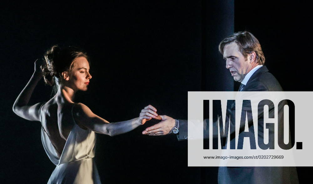 RUSSIA, MOSCOW - : Russian actors Asya Domskaya as Claudia and Vladimir ...