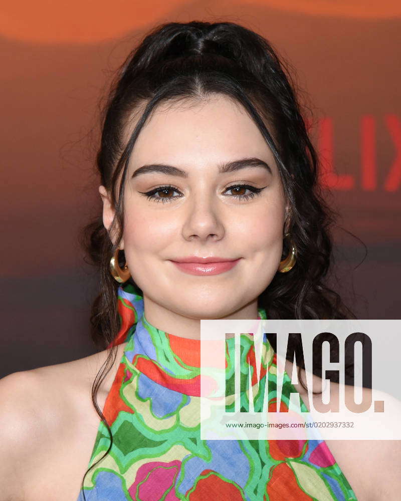 Julia antonelli from outer banks - dolfgig