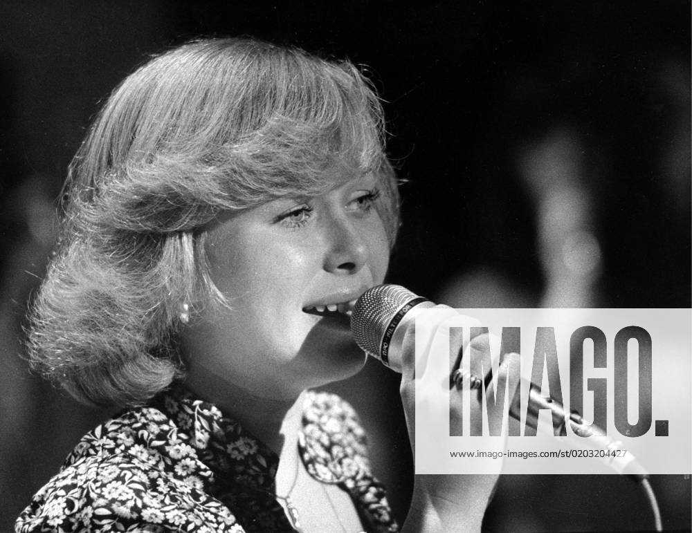STOCKHOLM 1977 02 25 Singer Lena Andersson performs during the music ...