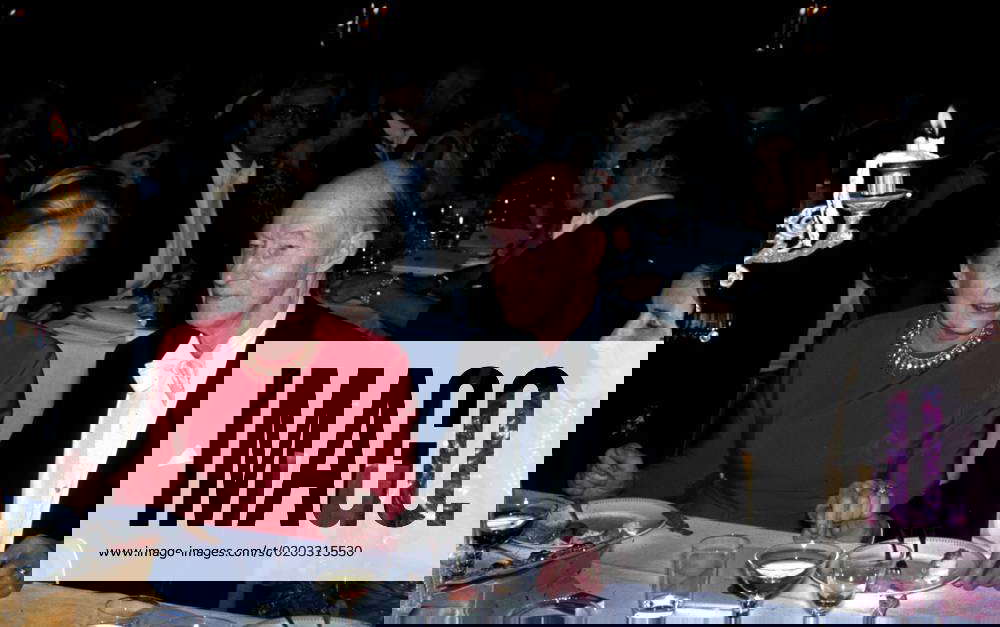 STOCKHOLM 1974 12 10 The 1974 Nobel Banquet Alva Myrdal and Nobel ...