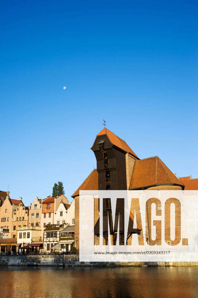 The Crane in Gdansk The Crane (Polish: Zuraw), famous landmark in the ...