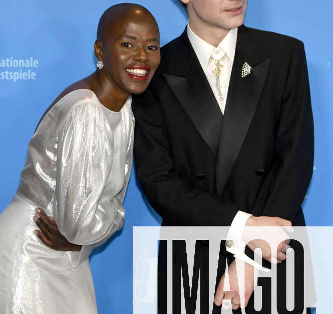 Girley Charlene Jazama und Leonard Scheicher beim Photocall zum ...