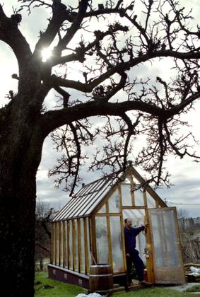 STOCKHOLM 010422 Staffan and Ulla Backman have a greenhouse on their ...