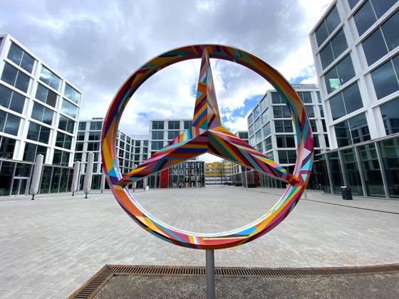 Der neue moderne Mercedes-Benz Office Campus Stuttgart Vaihingen ...