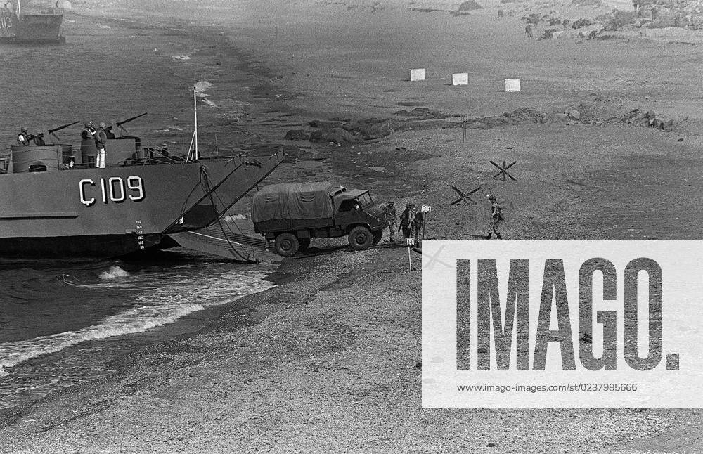 Turkish troops assault the beach during the NATO Exercise Display ...