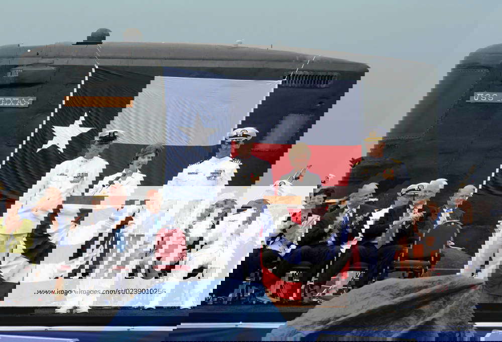 060909-N-0653J-005. Complete Scene Caption: The First Lady, Mrs. Laura ...