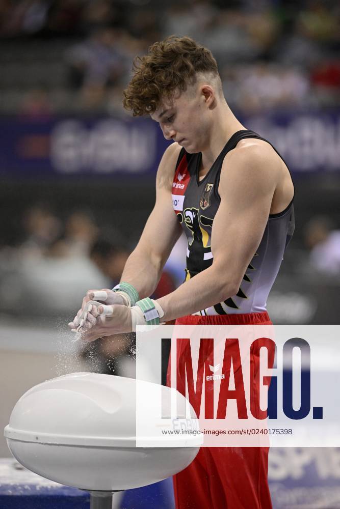 Alexander Kunz ger Magnesia, EnBW DTB cup, artistic gymnastics, Do ...