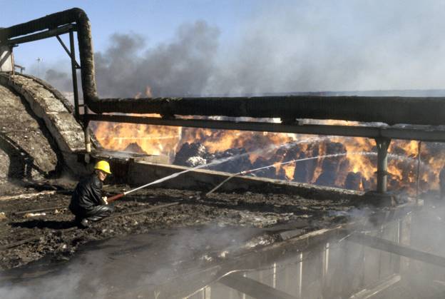 Historical images Sarpsborg 1977 04 22 MILLION FIRE AT BORREGAARD ...