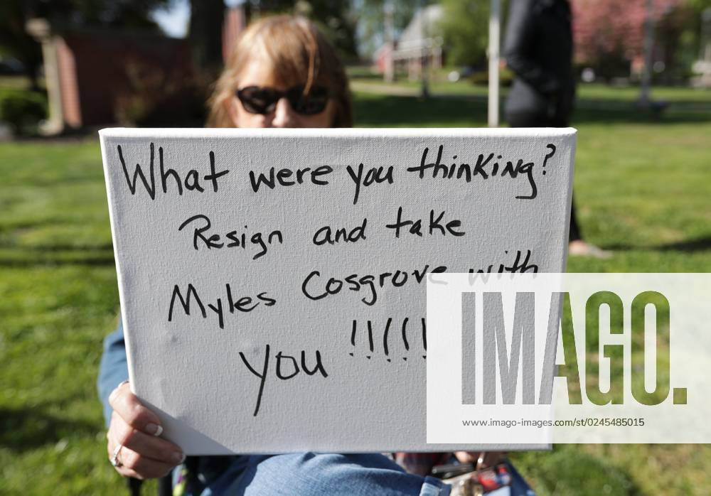 Syndication: The Courier-Journal Carroll County resident Tami Booth ...