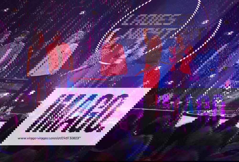 Lucie Mackert and Peter Fischer are MACKEFISCH, l r, Lisa Feller ...