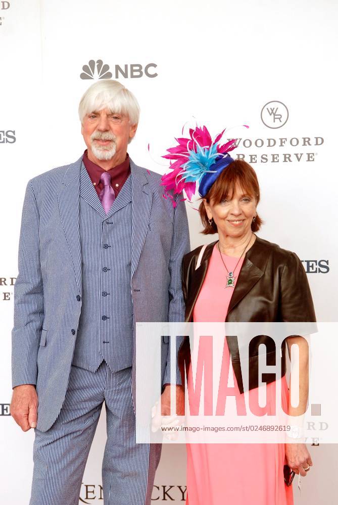 Syndication: The Courier-Journal Author Nora Roberts, right, at the ...