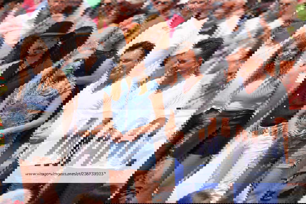 ZDF Fernsehgarten in Mainz Stefanie Hertel, Lanny Lanner, Fantasy in ...