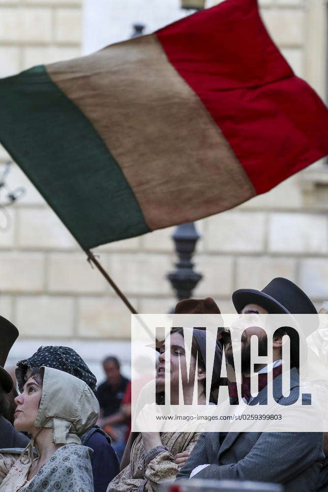 The Leopard Netflix series at the four songs in the photo: The scene of ...