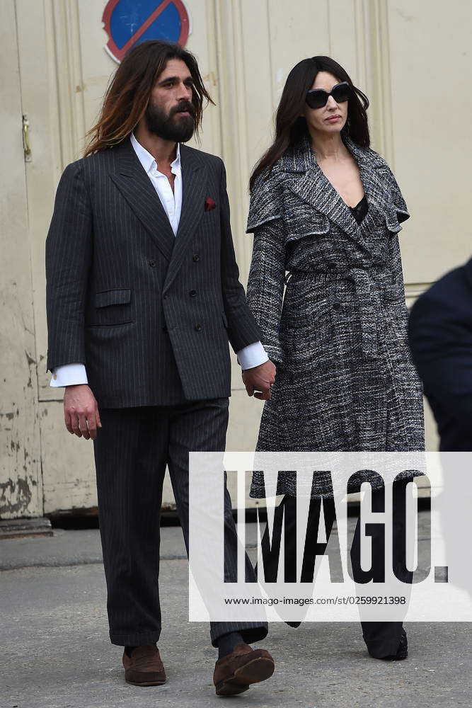 PFW - Monica Bellucci And Boyfriend Arrive At Chanel Monica Bellucci ...