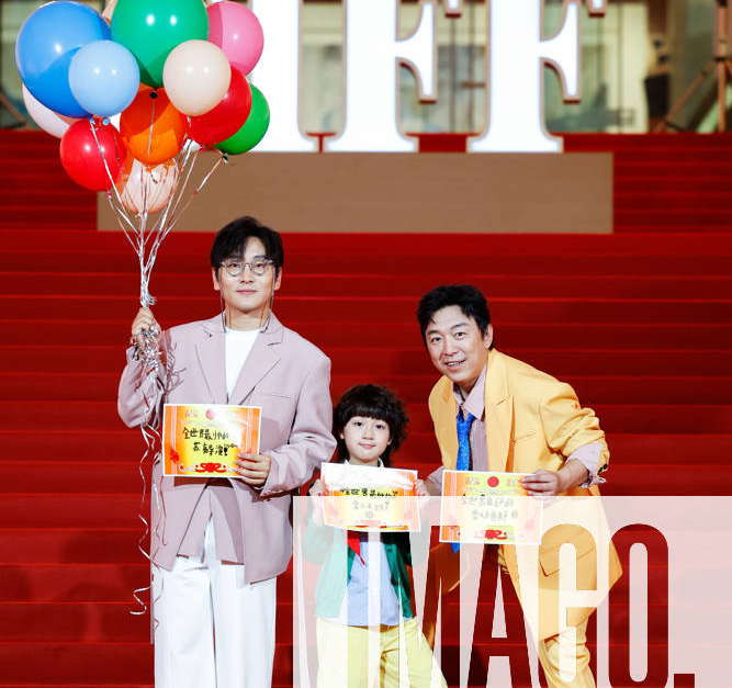 SHANGHAI, CHINA - JUNE 17: (L - R) Director Su Liang, actor Shan Yuhao ...