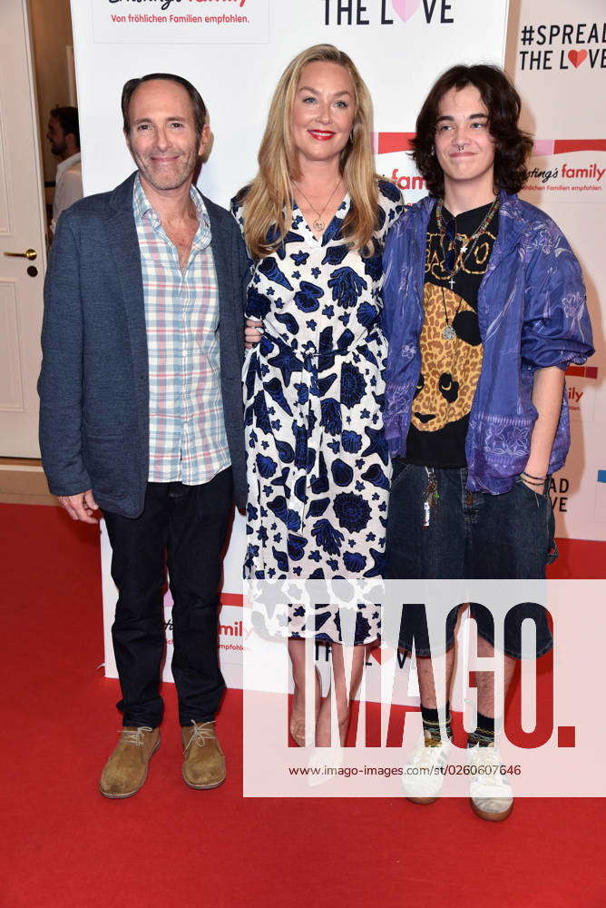 Elisabeth Roehm with husband Peter Glatzer and son Anthony at the ...