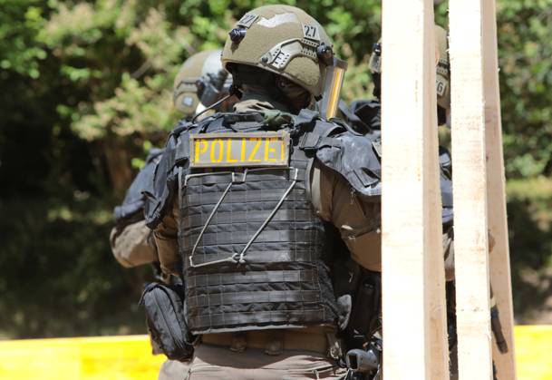 Police officers of the Intervention Unit Scorpion of the Zurich City ...