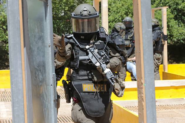 Police officers of the Intervention Unit Scorpion of the Zurich City ...