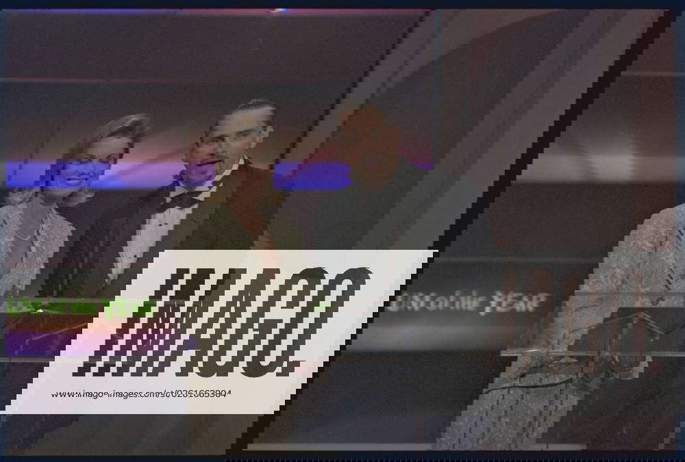 Fan Fair - 1995 06 05 1995: Nashville, Tennessee, USA: Audrey and John Wiggins present awards at