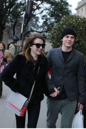 Emma Roberts Arrested For Domestic Violence Sweetheart actress Emma ...