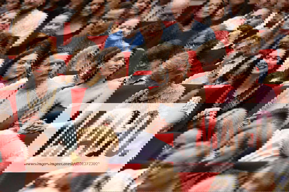 Mary Elizabeth Winstead, Ewan McGregor, Clara Mathilde McGregor and ...