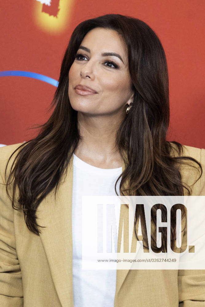 Eva Longoria At The Premiere Of The Disney Film Flamin Hot La Historia