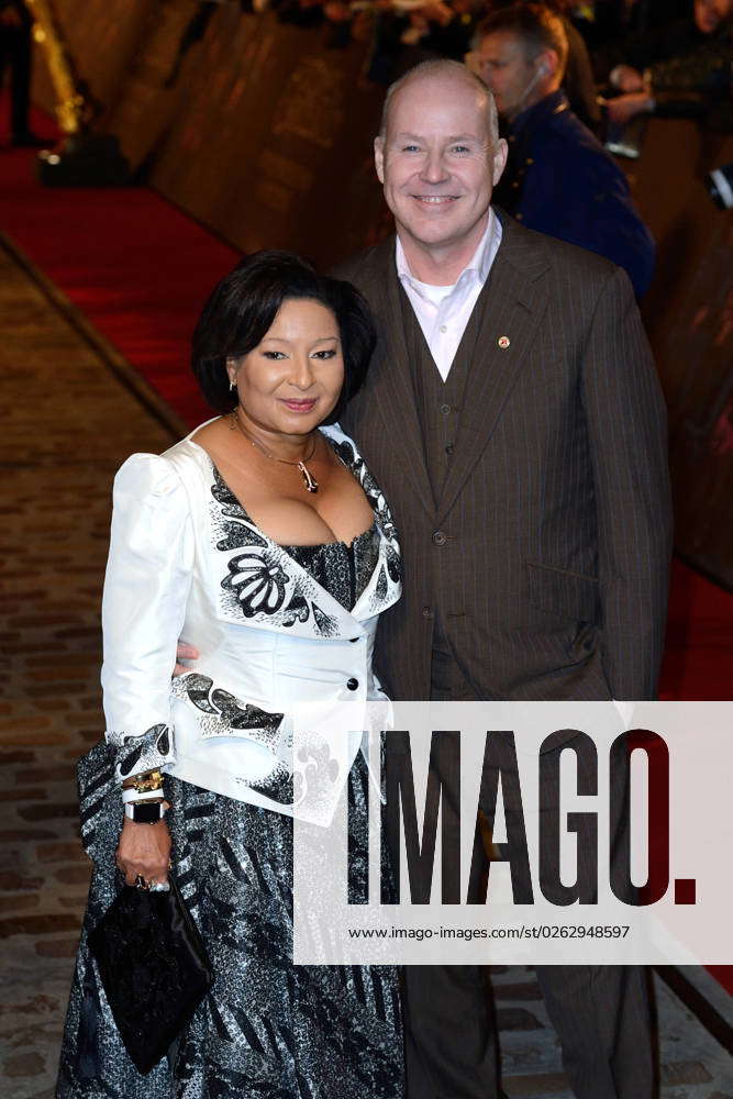 The Crimes Of Grindelwald Premiere Director David Yates and his wife ...