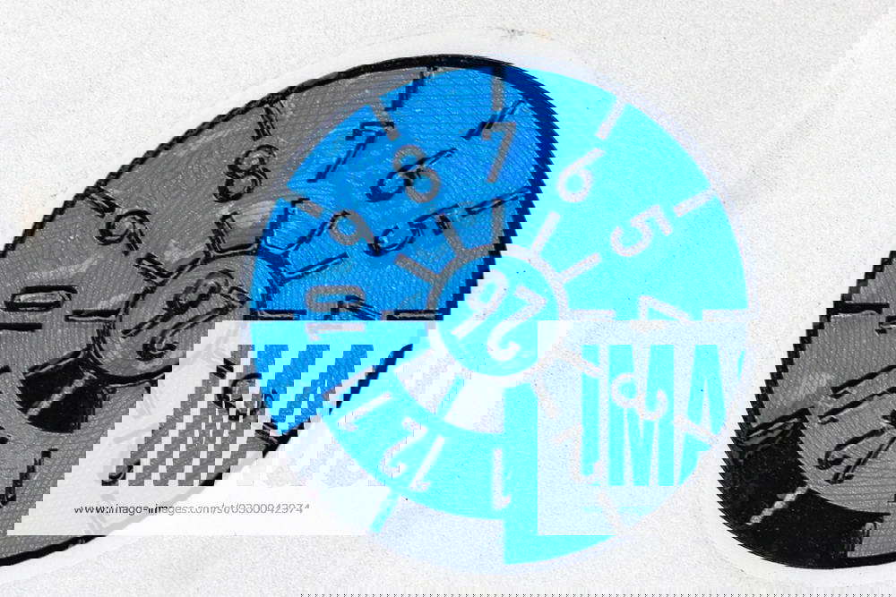 Symbol photo car, MOT, TÜV sticker 2026, TÜV