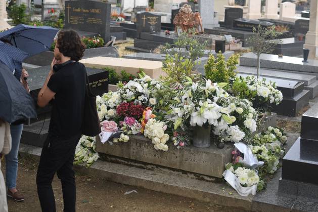 Tombe de Serge Gainsbourg - Jane Birkin repose au cimetiere du ...