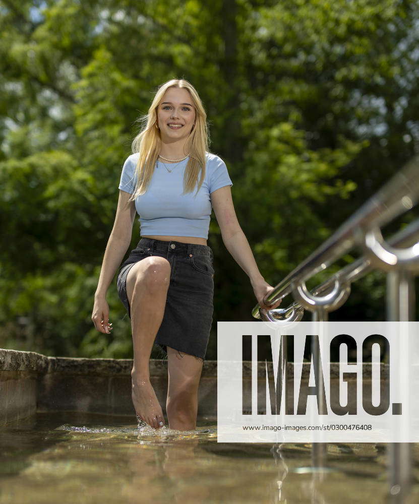 20 07 2023, Bad Wörishofen in Bavaria, Young woman model Annika walking ...