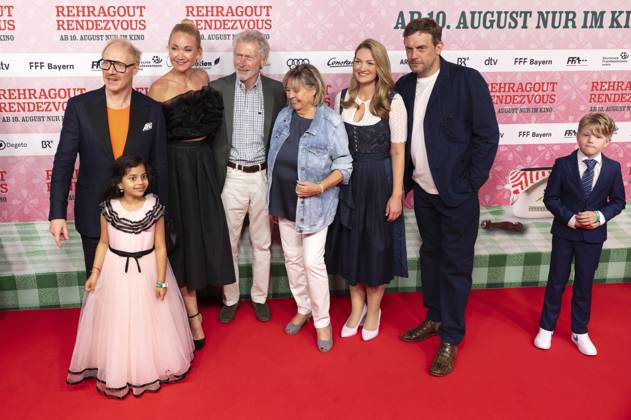 Simon Schwarz, Aadya Ponnada, Lisa Maria Potthoff, Paul Breitner ...