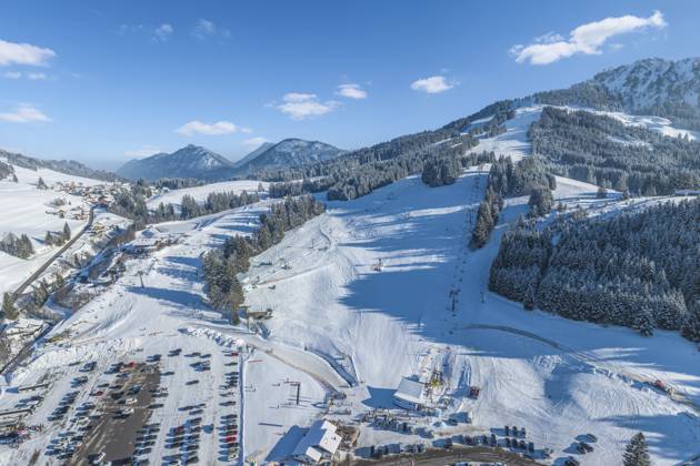 The enclave Jungholz on a beautiful winter afternoon The small family ...