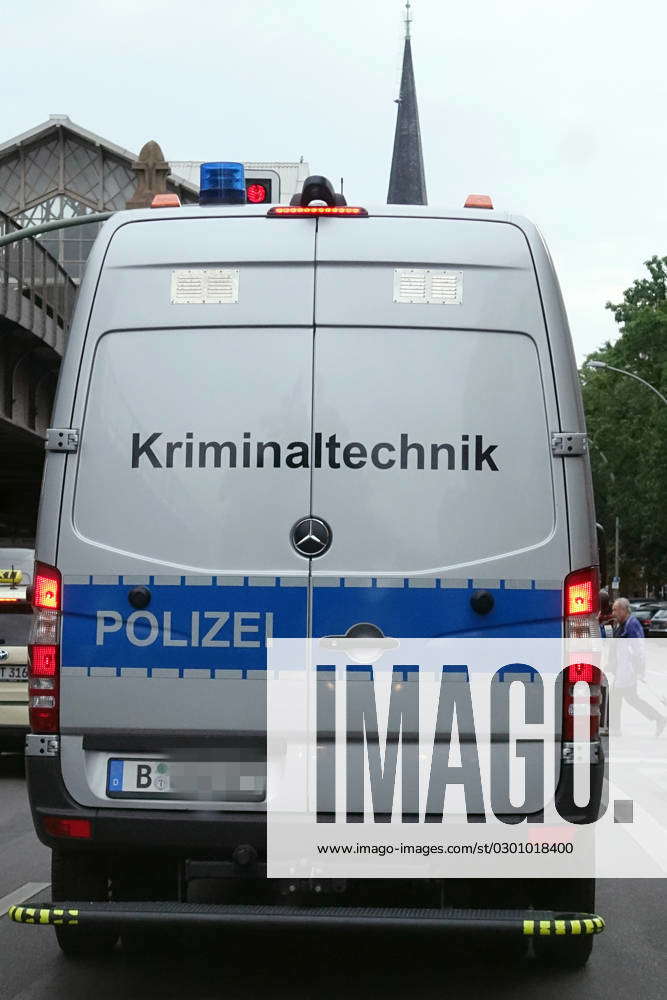 Berlin, GER police forensic vehicle Berlin everyday, exterior, exterior ...