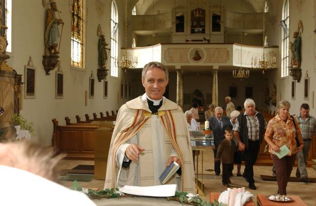 Photo Archive - Father Georg Gänswein - Riedern am Wald - Germany ...