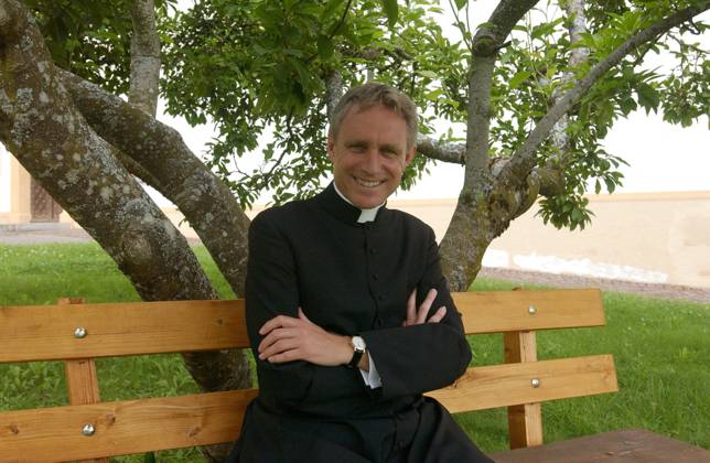 Photo Archive - Father Georg Gänswein - Riedern am Wald - Germany ...