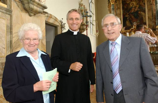Photo Archive - Father Georg Gänswein - Riedern am Wald - Germany ...