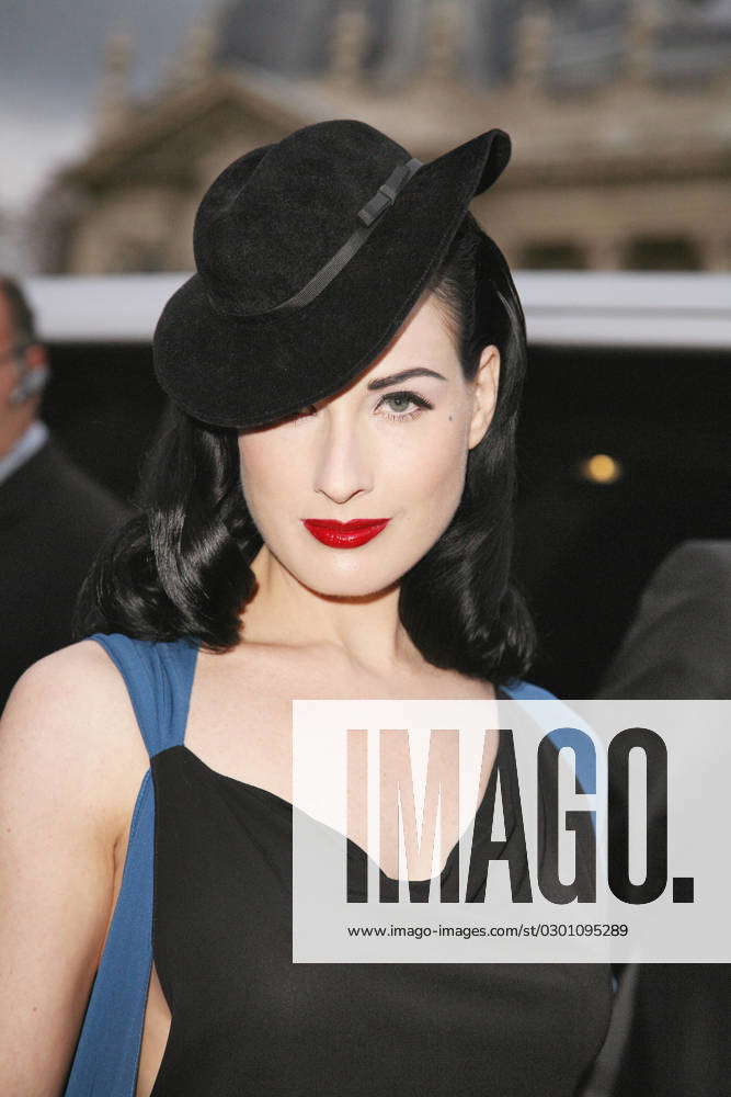 Dior Spring-Summer 2007 Ready-to-Wear Arrivals - Paris Dita Von Teese ...