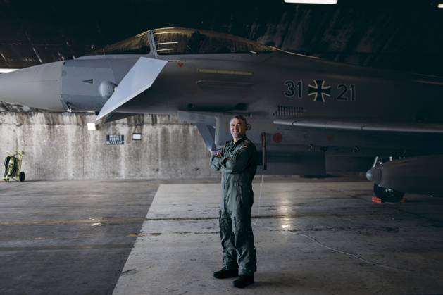 Brigadier General Frank Graefe, Head of Air Force Operations in front ...