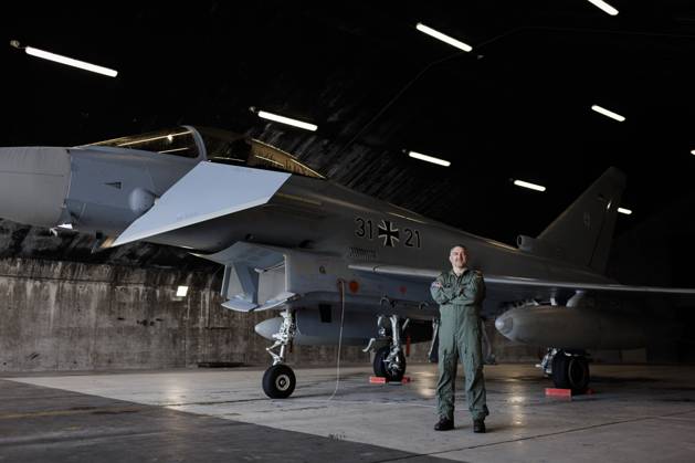 Brigadier General Frank Graefe, Head of Air Force Operations in front ...