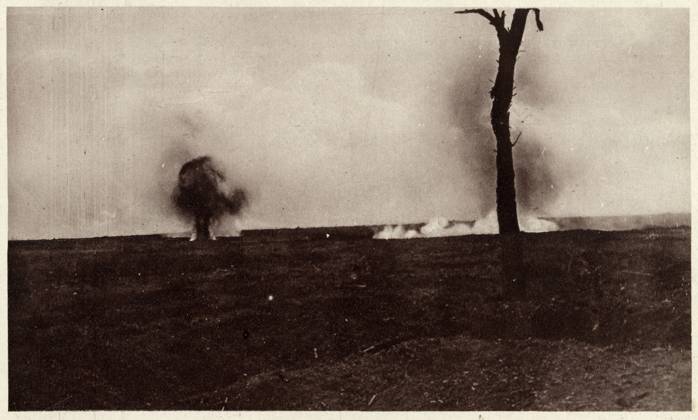 WW1 - Gas attacks near Canadian lines, October 1916 WW1 - Exploding gas ...