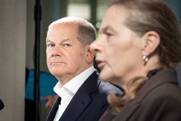 Chancellor Scholz at the Federal Statistical Office on 75th anniversary ...