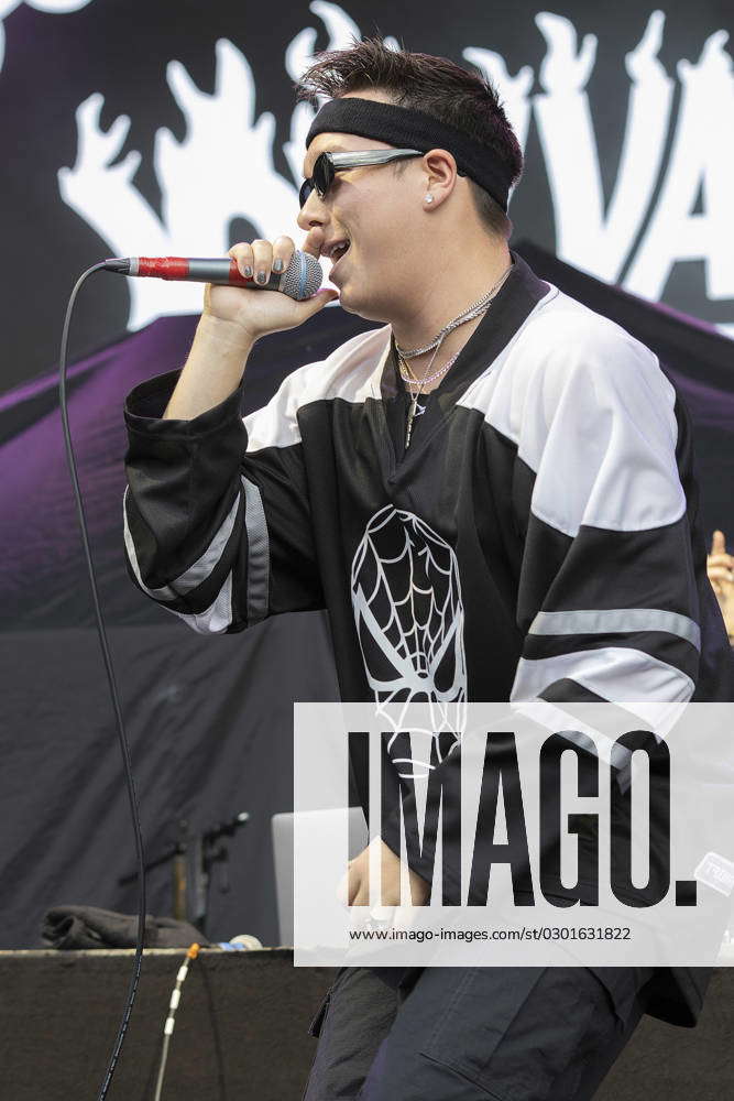 Joey Valance and Brae perform at Halifax Piece Hall Brae (Braedan Lugue ...