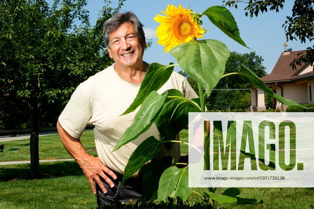 Syndication: The Record Mark Di Ionno, of Mountain Lakes, poses for a ...