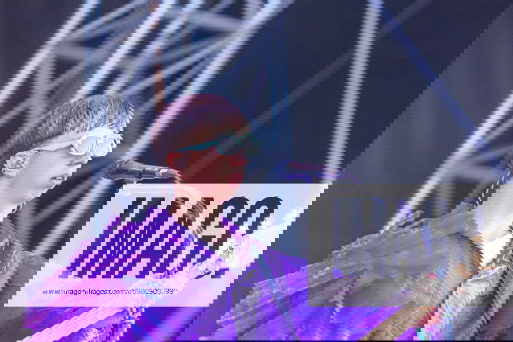 The German indie pop band BLOND Nina Kummer, Lotta Kummer, Johann ...