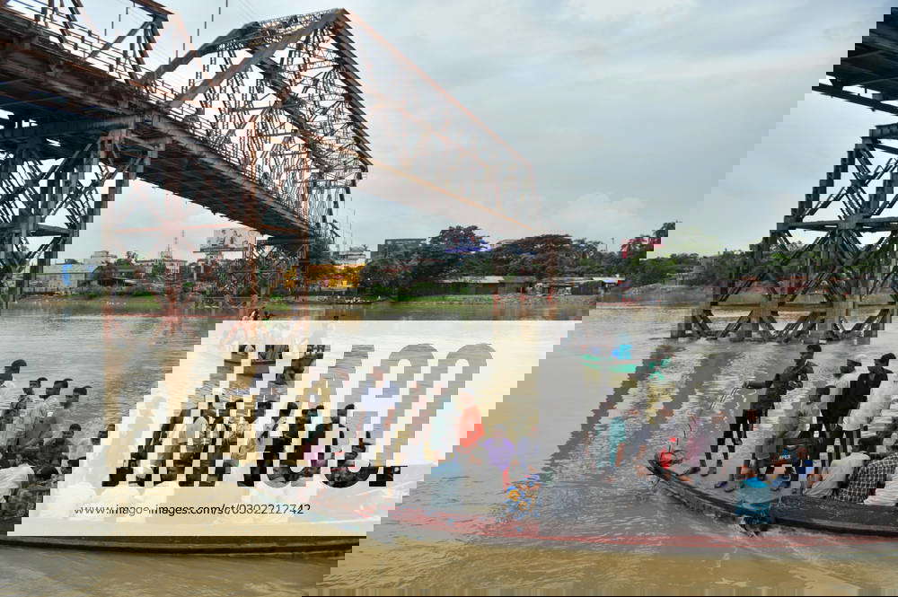 Sylhet, S, Bangladesh: Sylhet- Bangladesh: As the traditional Sylhet s historic Keane Bridge over