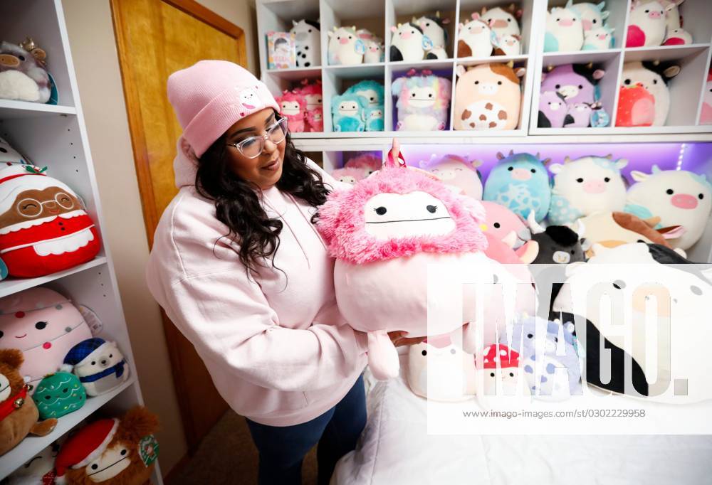 Syndication: The News-Leader Hailey Porter, 31, shows a Squishmallow ...